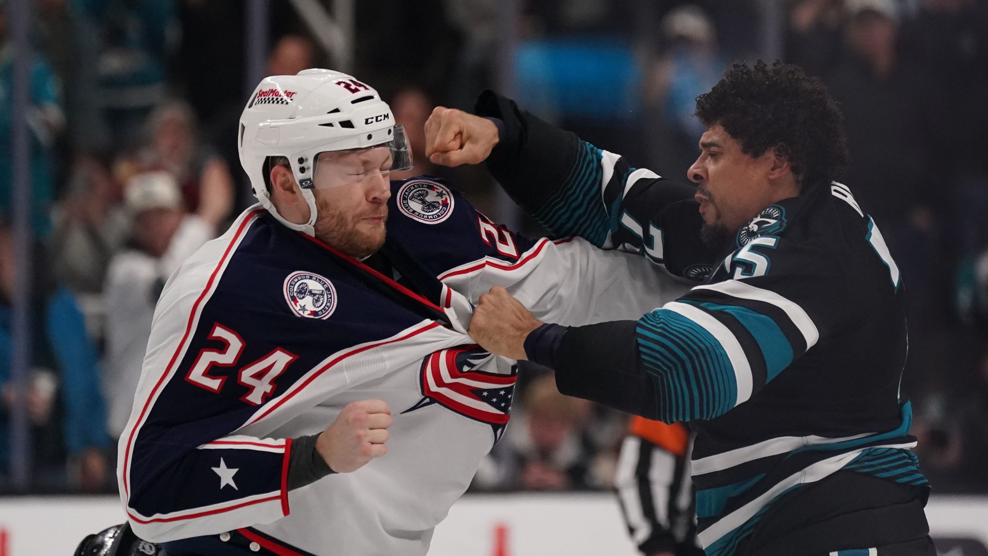 Sharks Tough Guy Ryan Reaves Laid Out Cold in NHL Center-Ice Fight [WATCH]